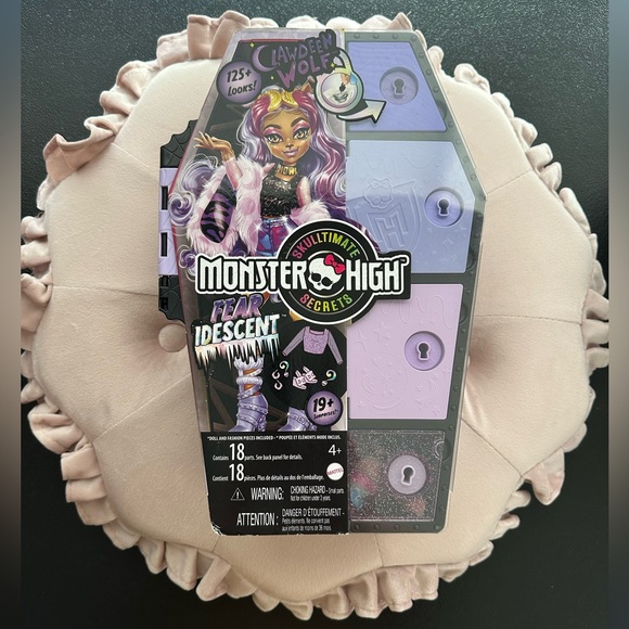 Mattel | Toys | Monster High Skulltimate Secrets Fear Idescent Clawdeen ...